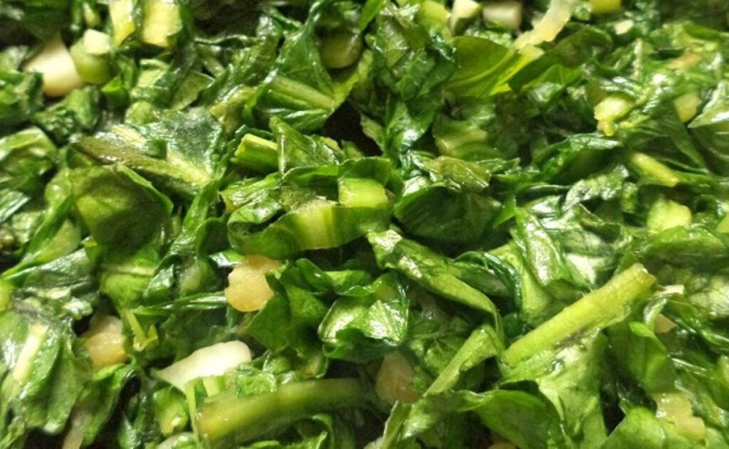 Almeirão Refogado - Receitas Rápidas e Fáceis